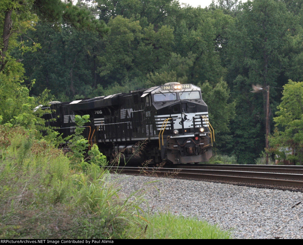 NS 8078-7695 at Parrot Ave